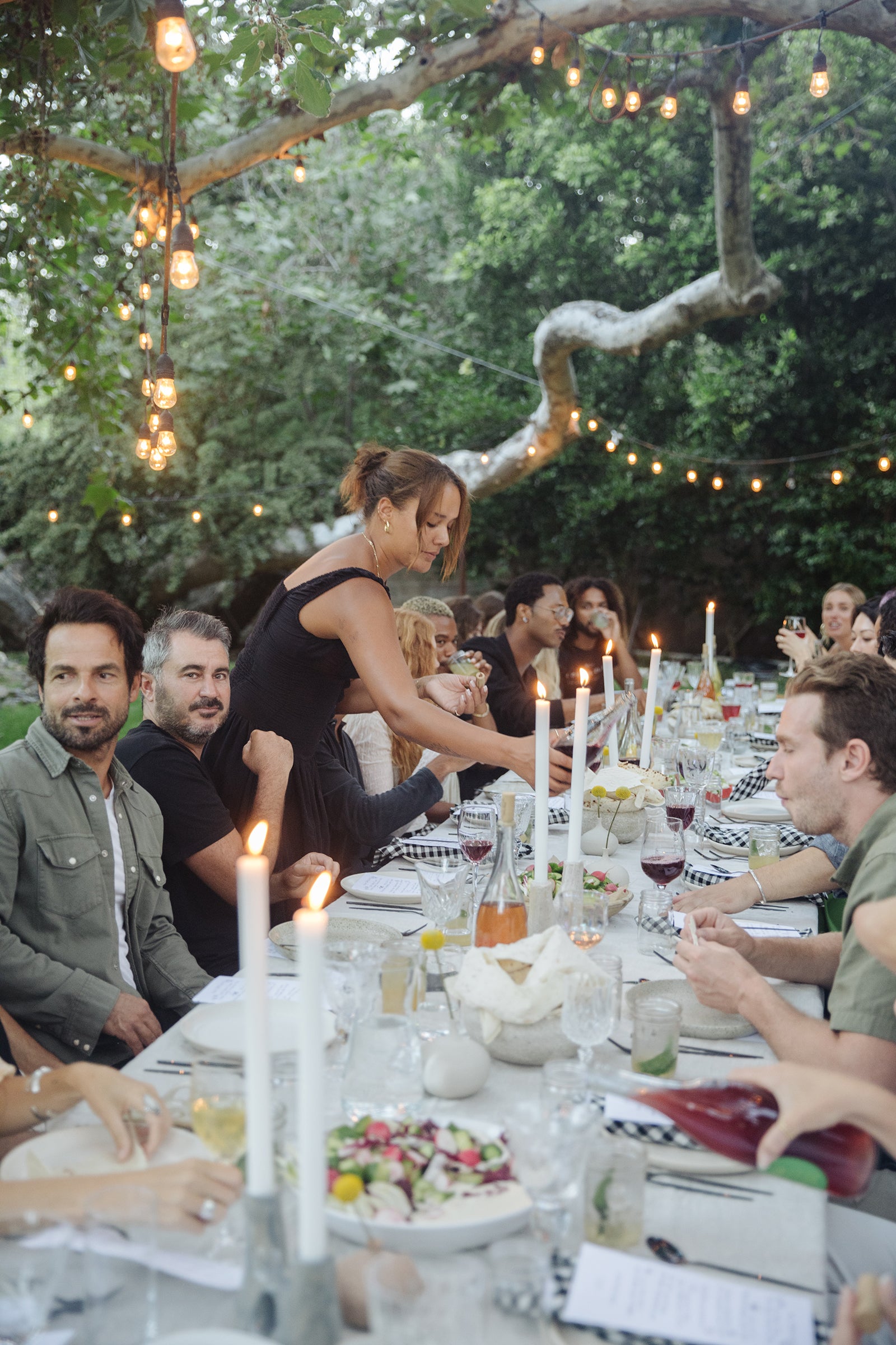 How to host a heavenly long table dinner that s bound to impress I Love Linen