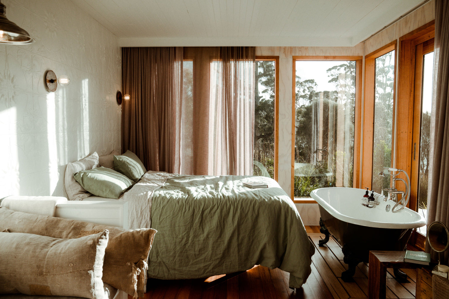 A perfect Tasmanian Escape at The Hide on Bruny Island – I Love Linen