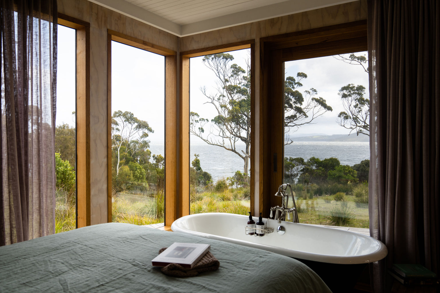 A perfect Tasmanian Escape at The Hide on Bruny Island – I Love Linen