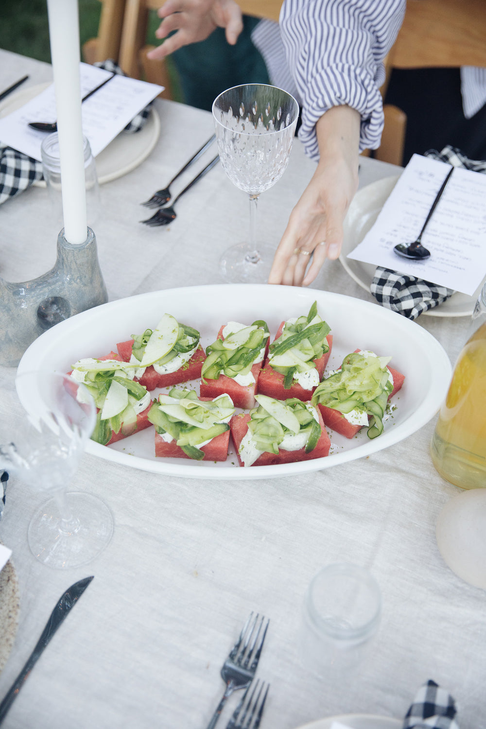 How to host a heavenly long table dinner that’s bound to impress – I ...