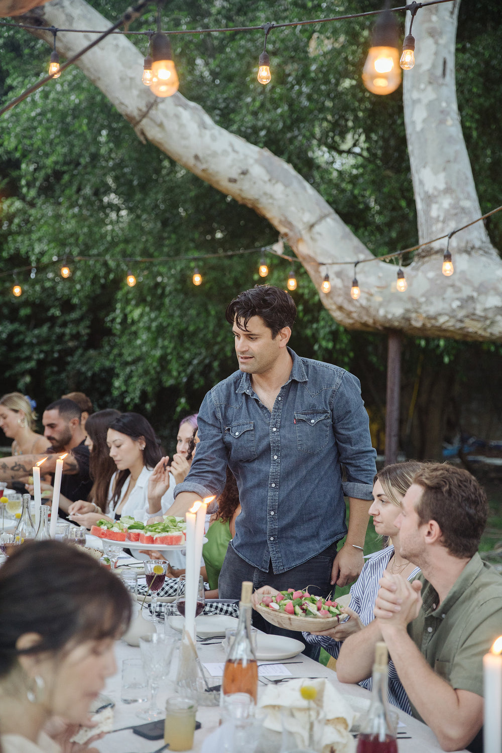 How to host a heavenly long table dinner that’s bound to impress – I ...