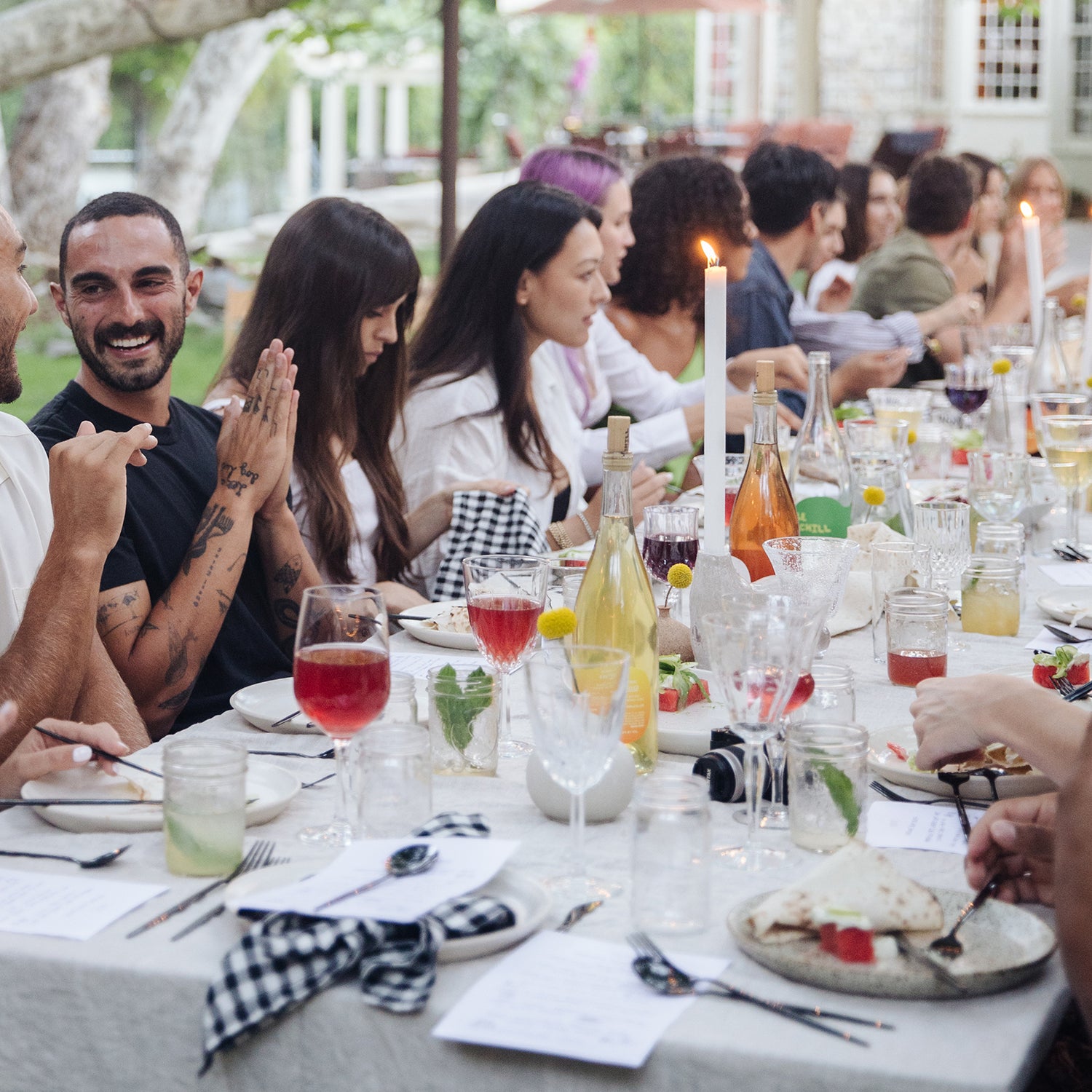 How to host a heavenly long table dinner that’s bound to impress – I ...